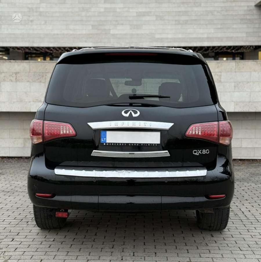Black Infiniti QX80 2016 in Vilnius, with an engine capacity of 5.55 L and mileage of 90 thousand km for 16950 €, photo 6 on AUTOMOTO.COM.LV