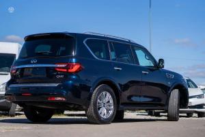 Zils Infiniti QX80 2018 Šauļi, ar dzinēja tilpumu 5.60 L un nobraukumu 105 tūkst. km par 31900 €, foto 9 vietnē AUTOMOTO.COM.LV