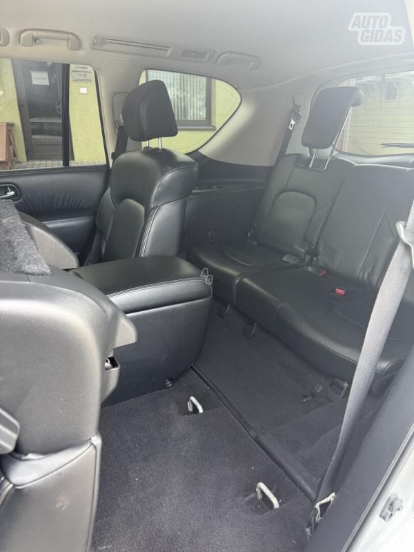 Infiniti QX80 2015 in Alytus, with an engine capacity of 5.60 L and mileage of 130 thousand km for 17555 €, photo 10 on AUTOMOTO.COM.LV