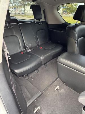 Infiniti QX80 2015 in Alytus, with an engine capacity of 5.60 L and mileage of 130 thousand km for 17555 €, photo 12 on AUTOMOTO.COM.LV