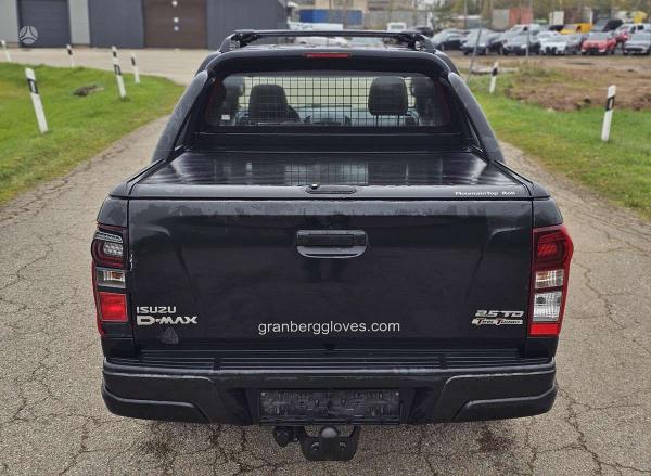 Melns Isuzu D-Max 2016 Rokiškis, ar dzinēja tilpumu 2.50 L un nobraukumu 193 tūkst. km par 8650 €, foto 9 vietnē AUTOMOTO.COM.LV