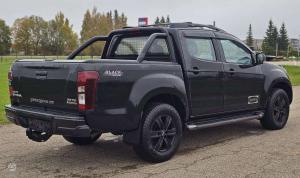 Black Isuzu D-Max 2016 in Rokiskis, with an engine capacity of 2.50 L and mileage of 193 thousand km for 8650 €, photo 10 on AUTOMOTO.COM.LV