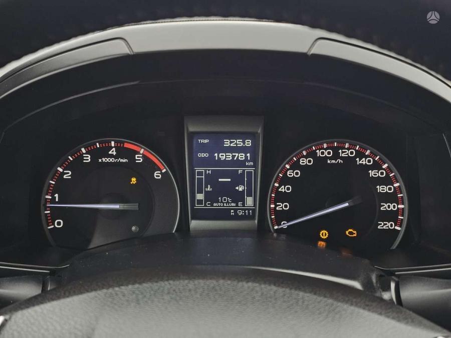 Black Isuzu D-Max 2016 in Rokiskis, with an engine capacity of 2.50 L and mileage of 193 thousand km for 8650 €, photo 25 on AUTOMOTO.COM.LV