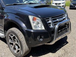 Melns Isuzu D-Max 2009 Kauņa, ar dzinēja tilpumu 3.00 L un nobraukumu 272 tūkst. km par 7950 €, foto 12 vietnē AUTOMOTO.COM.LV