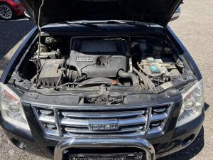 Melns Isuzu D-Max 2009 Kauņa, ar dzinēja tilpumu 3.00 L un nobraukumu 272 tūkst. km par 7950 €, foto 13 vietnē AUTOMOTO.COM.LV