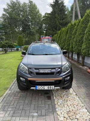 Melns Isuzu D-Max 2013 Viļņa, ar dzinēja tilpumu 2.50 L un nobraukumu 211 tūkst. km par 12500 €, foto 3 vietnē AUTOMOTO.COM.LV
