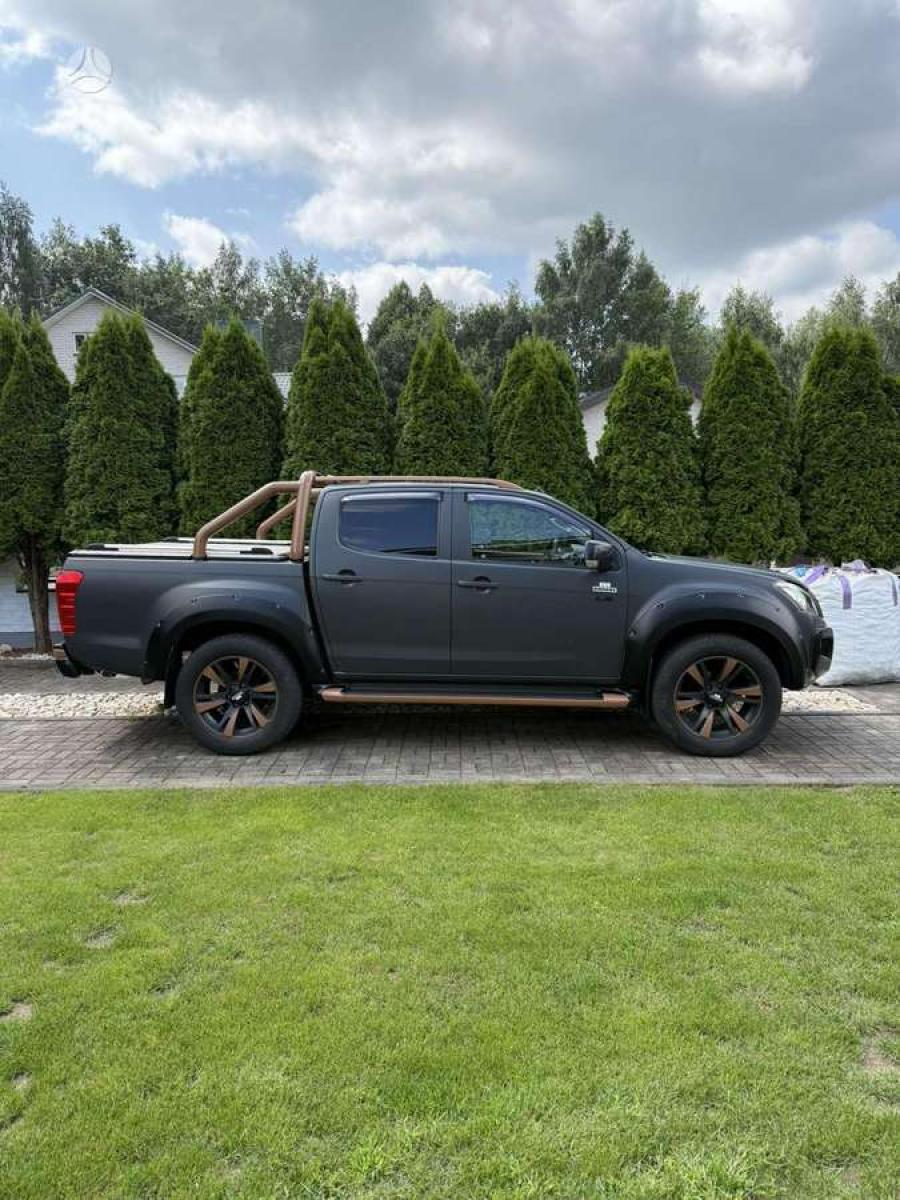 Melns Isuzu D-Max 2013 Viļņa, ar dzinēja tilpumu 2.50 L un nobraukumu 211 tūkst. km par 12500 €, foto 5 vietnē AUTOMOTO.COM.LV