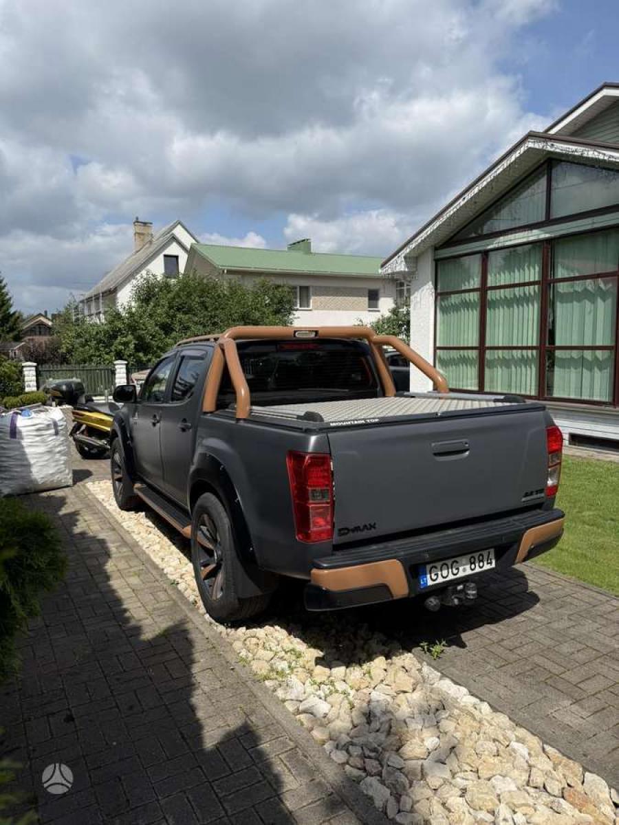 Melns Isuzu D-Max 2013 Viļņa, ar dzinēja tilpumu 2.50 L un nobraukumu 211 tūkst. km par 12500 €, foto 8 vietnē AUTOMOTO.COM.LV