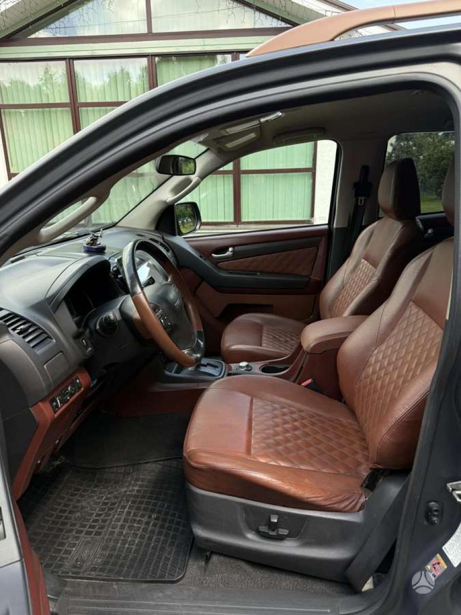 Melns Isuzu D-Max 2013 Viļņa, ar dzinēja tilpumu 2.50 L un nobraukumu 211 tūkst. km par 12500 €, foto 10 vietnē AUTOMOTO.COM.LV