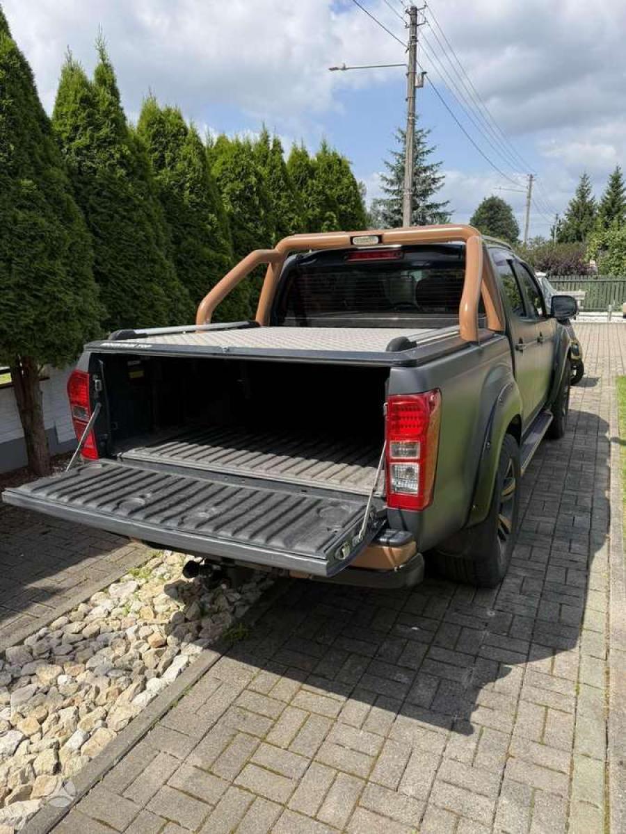 Melns Isuzu D-Max 2013 Viļņa, ar dzinēja tilpumu 2.50 L un nobraukumu 211 tūkst. km par 12500 €, foto 11 vietnē AUTOMOTO.COM.LV