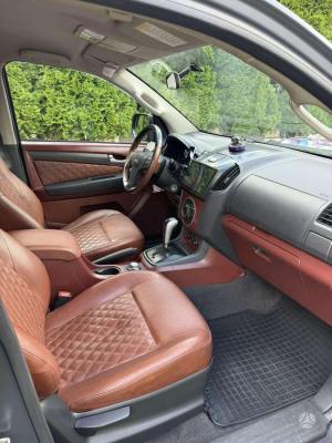 Melns Isuzu D-Max 2013 Viļņa, ar dzinēja tilpumu 2.50 L un nobraukumu 211 tūkst. km par 12500 €, foto 12 vietnē AUTOMOTO.COM.LV