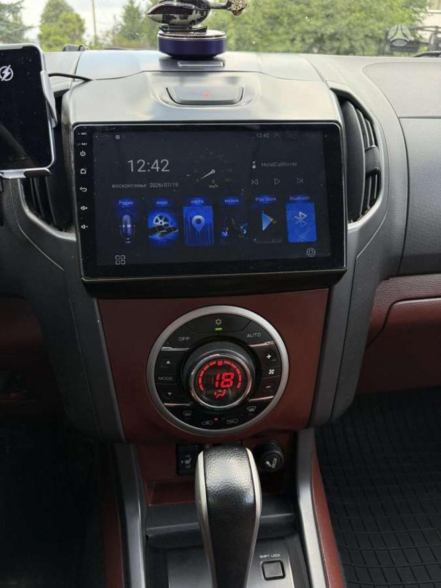 Melns Isuzu D-Max 2013 Viļņa, ar dzinēja tilpumu 2.50 L un nobraukumu 211 tūkst. km par 12500 €, foto 13 vietnē AUTOMOTO.COM.LV