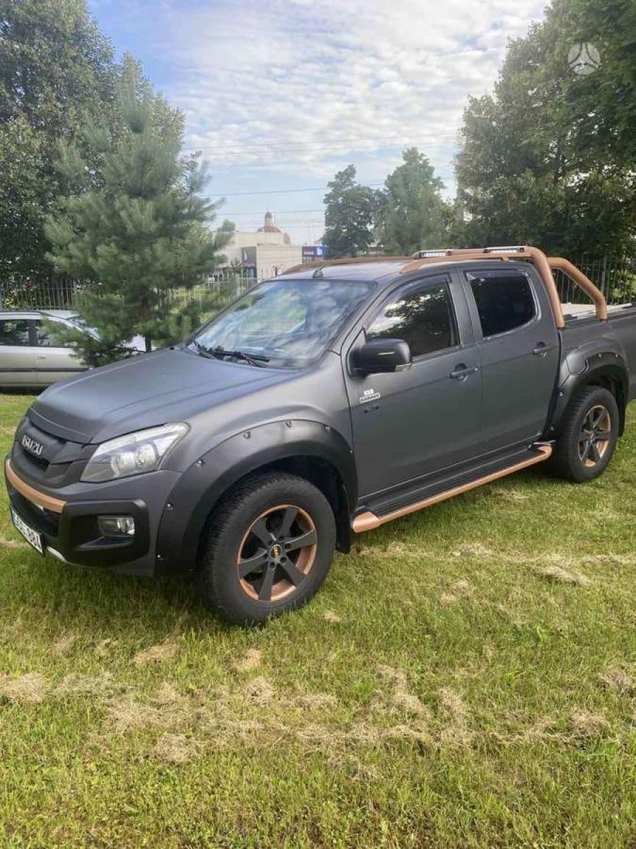 Melns Isuzu D-Max 2013 Viļņa, ar dzinēja tilpumu 2.50 L un nobraukumu 211 tūkst. km par 12500 €, foto 14 vietnē AUTOMOTO.COM.LV