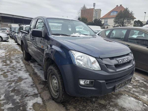 Blue Isuzu D-Max 2014 in Siauliai, with an engine capacity of 2.50 L and mileage of 120 thousand km for 9000 €, photo 2 on AUTOMOTO.COM.LV