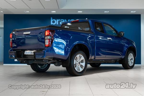 Blue Isuzu D-Max 2022 in Tallinn, with an engine capacity of 1.90 L and mileage of 29 thousand km for 30900 €, photo 3 on AUTOMOTO.COM.LV