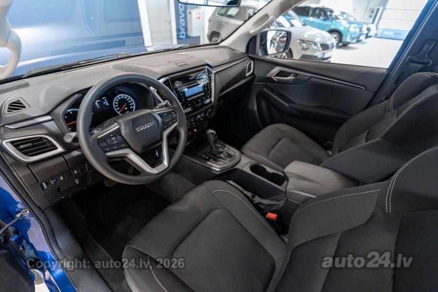 Blue Isuzu D-Max 2022 in Tallinn, with an engine capacity of 1.90 L and mileage of 29 thousand km for 30900 €, photo 7 on AUTOMOTO.COM.LV