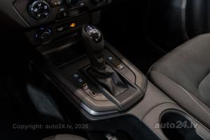 Blue Isuzu D-Max 2022 in Tallinn, with an engine capacity of 1.90 L and mileage of 29 thousand km for 30900 €, photo 14 on AUTOMOTO.COM.LV