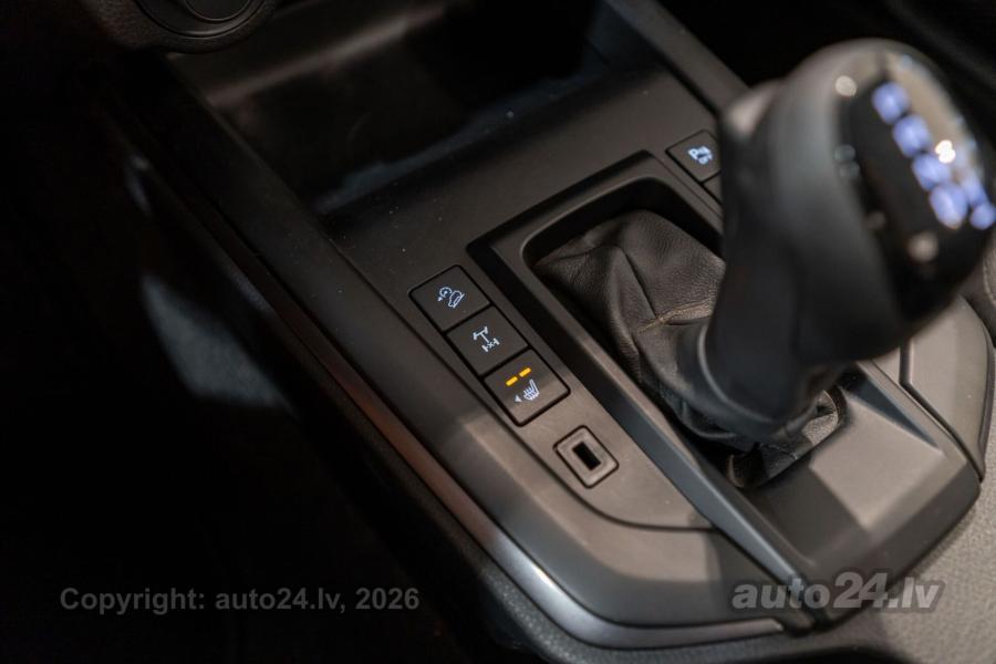 Blue Isuzu D-Max 2022 in Tallinn, with an engine capacity of 1.90 L and mileage of 29 thousand km for 30900 €, photo 15 on AUTOMOTO.COM.LV