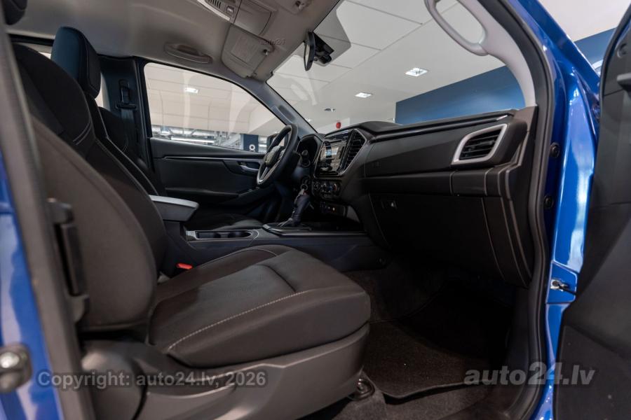 Blue Isuzu D-Max 2022 in Tallinn, with an engine capacity of 1.90 L and mileage of 29 thousand km for 30900 €, photo 16 on AUTOMOTO.COM.LV
