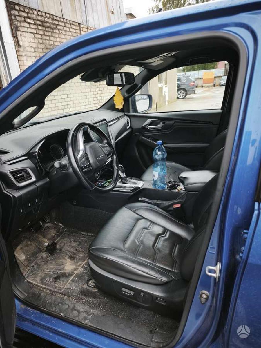 Blue Isuzu D-Max 2023 in Prienai, with an engine capacity of 1.90 L and mileage of 74 thousand km for 29040 €, photo 3 on AUTOMOTO.COM.LV