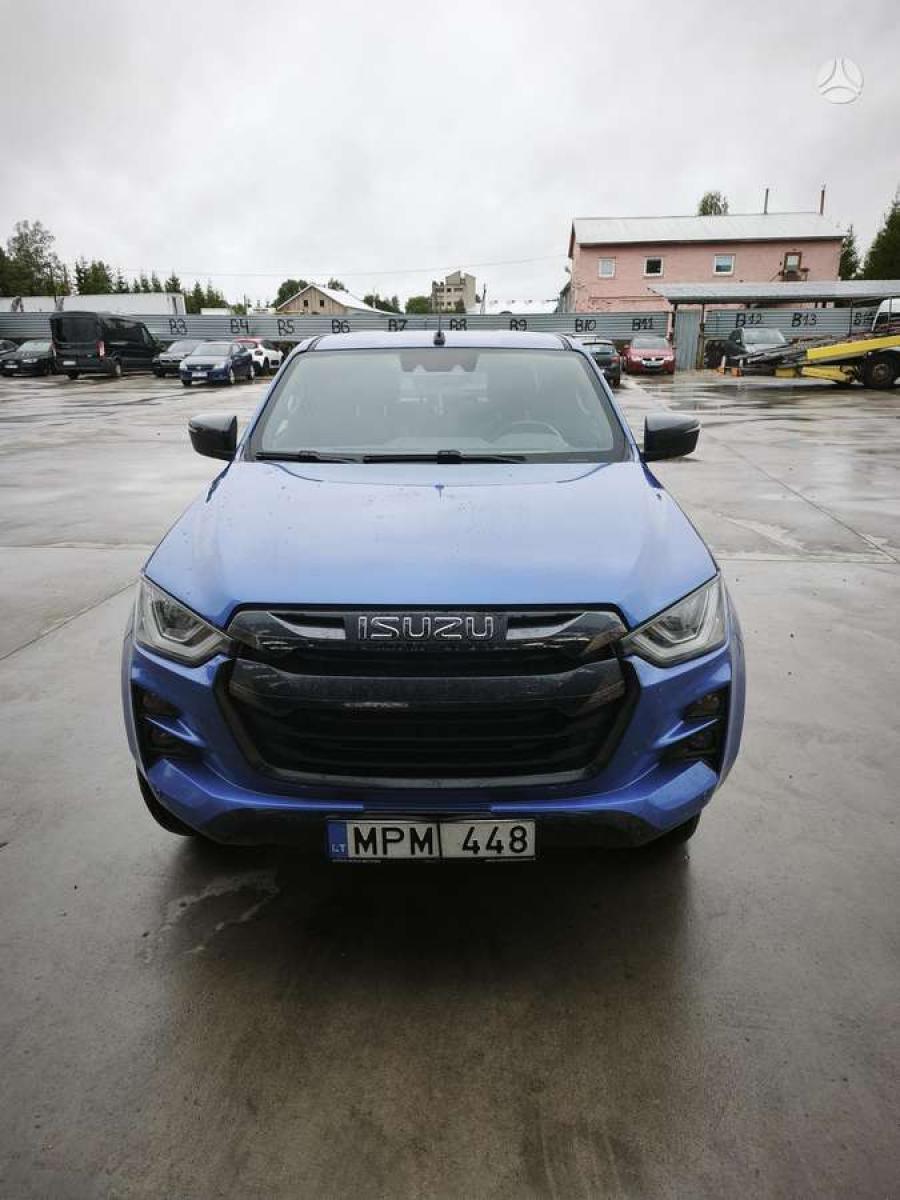 Blue Isuzu D-Max 2023 in Prienai, with an engine capacity of 1.90 L and mileage of 74 thousand km for 29040 €, photo 10 on AUTOMOTO.COM.LV