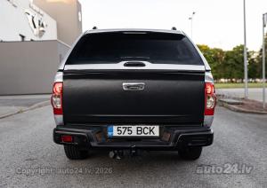 Grey Isuzu D-Max 2010 in Tallinn, with an engine capacity of 3.00 L and mileage of 475 thousand km for 5990 €, photo 6 on AUTOMOTO.COM.LV