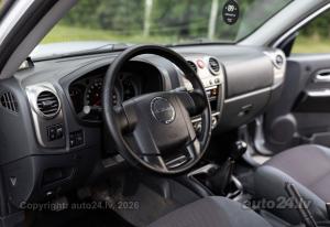 Grey Isuzu D-Max 2010 in Tallinn, with an engine capacity of 3.00 L and mileage of 475 thousand km for 5990 €, photo 12 on AUTOMOTO.COM.LV