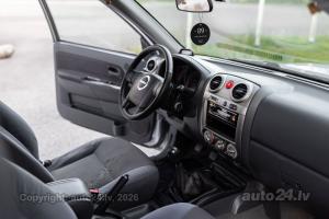 Grey Isuzu D-Max 2010 in Tallinn, with an engine capacity of 3.00 L and mileage of 475 thousand km for 5990 €, photo 13 on AUTOMOTO.COM.LV