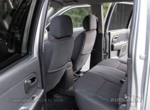 Grey Isuzu D-Max 2010 in Tallinn, with an engine capacity of 3.00 L and mileage of 475 thousand km for 5990 €, photo 14 on AUTOMOTO.COM.LV