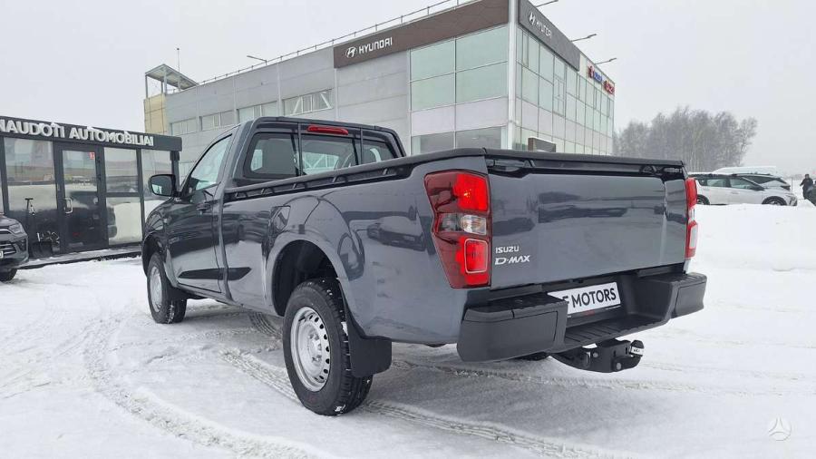 Grey Isuzu D-Max 2024 in Kaunas, with an engine capacity of 1.90 L and mileage of 53 thousand km for 19986 €, photo 17 on AUTOMOTO.COM.LV