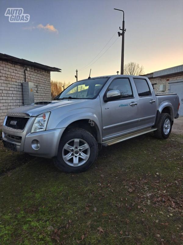 Pelēks Isuzu D-Max 2008 Jelgava, ar dzinēja tilpumu 3.00 L un nobraukumu 315 tūkst. km par 5600 €, foto 1 vietnē AUTOMOTO.COM.LV