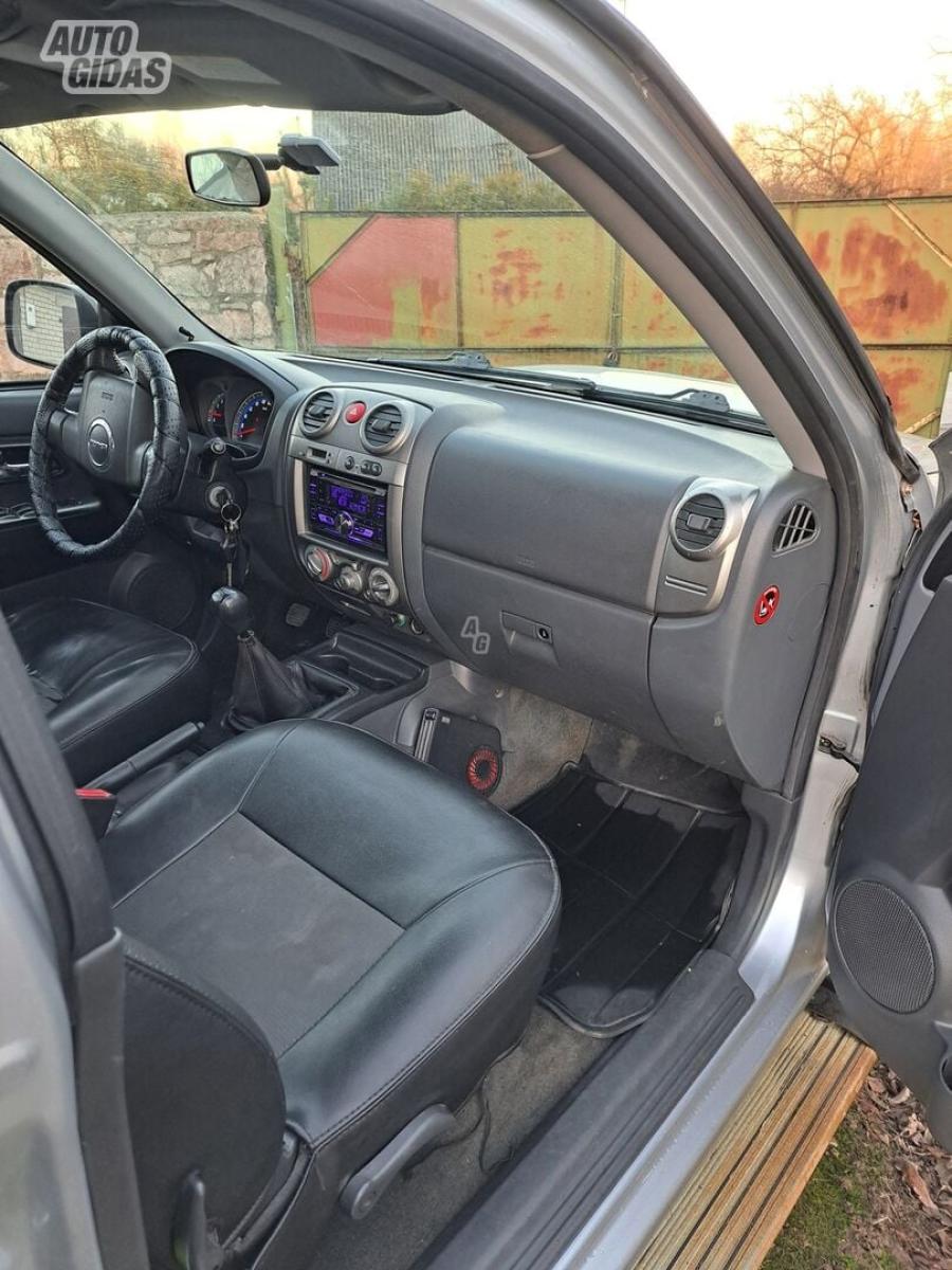 Pelēks Isuzu D-Max 2008 Jelgava, ar dzinēja tilpumu 3.00 L un nobraukumu 315 tūkst. km par 5600 €, foto 8 vietnē AUTOMOTO.COM.LV