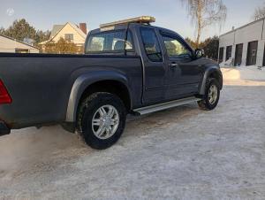 Grey Isuzu D-Max 2011 in Utena, with an engine capacity of 3.00 L and mileage of 156 thousand km for 4299 €, photo 5 on AUTOMOTO.COM.LV