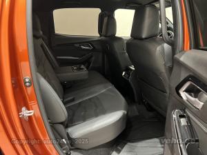 Orange Isuzu D-Max 2024 in Tallinn, with an engine capacity of 1.90 L and mileage of 74 thousand km for 36700 €, photo 18 on AUTOMOTO.COM.LV