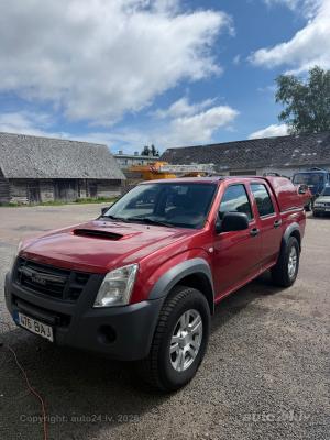Red Isuzu D-Max 2007 in Kardla, with an engine capacity of 2.50 L and mileage of 381 thousand km for 4200 €, photo  on AUTOMOTO.COM.LV