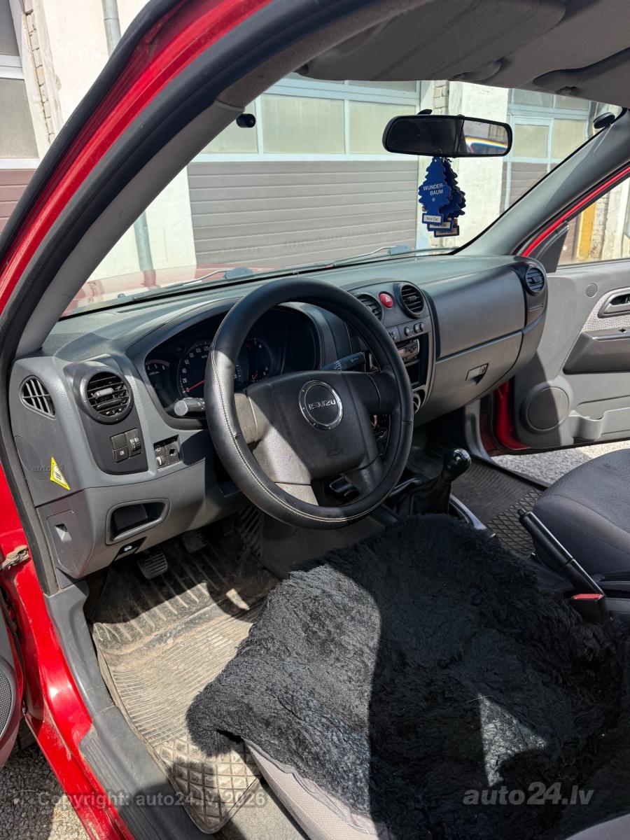 Sarkans Isuzu D-Max 2007 Kerdla, ar dzinēja tilpumu 2.50 L un nobraukumu 381 tūkst. km par 4200 €, foto 9 vietnē AUTOMOTO.COM.LV