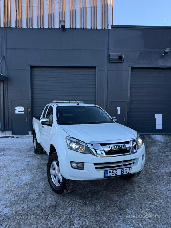 White Isuzu D-Max 2014 in Tallinn, with an engine capacity of 2.50 L and mileage of 128 thousand km for 12400 €, photo 4 on AUTOMOTO.COM.LV