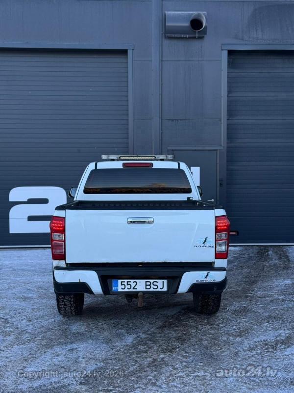 White Isuzu D-Max 2014 in Tallinn, with an engine capacity of 2.50 L and mileage of 128 thousand km for 12400 €, photo 7 on AUTOMOTO.COM.LV