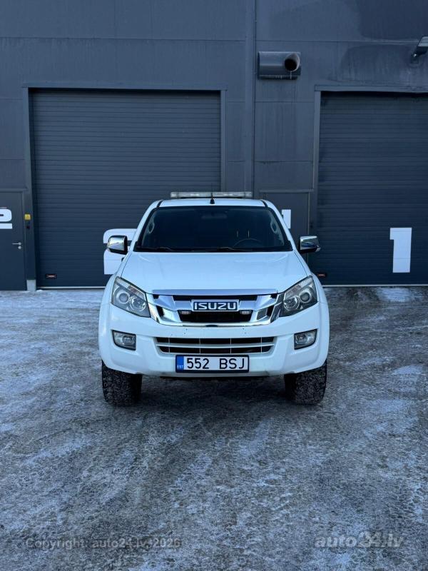 White Isuzu D-Max 2014 in Tallinn, with an engine capacity of 2.50 L and mileage of 128 thousand km for 12400 €, photo 8 on AUTOMOTO.COM.LV