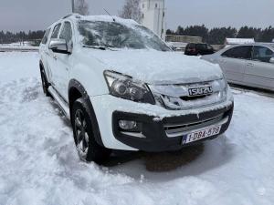 White Isuzu D-Max 2015 in Utena, with an engine capacity of 2.50 L and mileage of 290 thousand km for 6100 €, photo  on AUTOMOTO.COM.LV