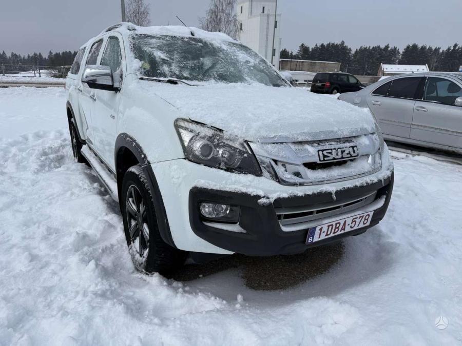 White Isuzu D-Max 2015 in Utena, with an engine capacity of 2.50 L and mileage of 290 thousand km for 6100 €, photo 1 on AUTOMOTO.COM.LV