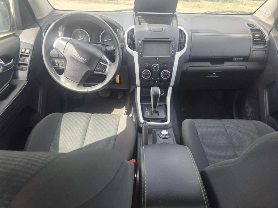 Balts Isuzu D-Max 2018 Tauragė, ar dzinēja tilpumu 1.90 L un nobraukumu 80 tūkst. km par 7500 €, foto 3 vietnē AUTOMOTO.COM.LV