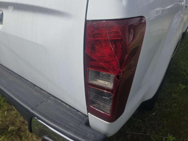 Balts Isuzu D-Max 2018 Tauragė, ar dzinēja tilpumu 1.90 L un nobraukumu 80 tūkst. km par 7500 €, foto 8 vietnē AUTOMOTO.COM.LV