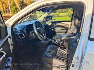 White Isuzu D-Max 2025 in Tartu, with an engine capacity of 1.90 L and mileage of 18 thousand km for 38900 €, photo 17 on AUTOMOTO.COM.LV