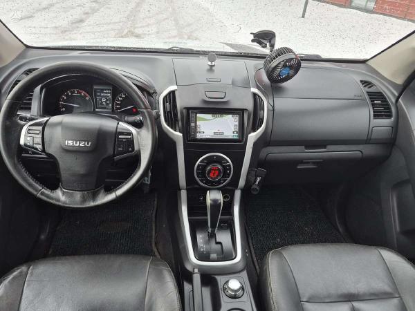 Balts Isuzu D-Max 2016 Vilkaviškis, ar dzinēja tilpumu 2.50 L un nobraukumu 202 tūkst. km par 13100 €, foto 11 vietnē AUTOMOTO.COM.LV