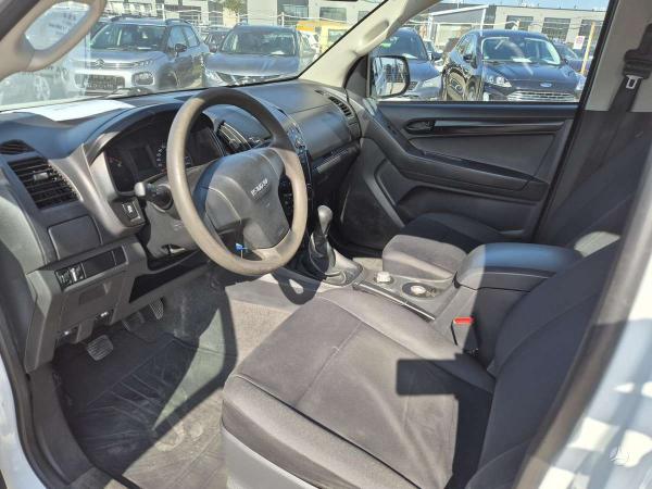 Isuzu D-Max 2017 Kauņa vietnē Balts Isuzu D-Max 2017 Kauņa, ar dzinēja tilpumu 2.50 L un nobraukumu 70 tūkst. km par 12088 €, foto 8 vietnē AUTOMOTO.COM.LV