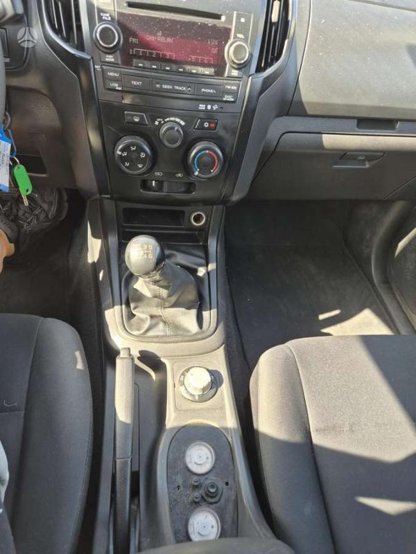 Isuzu D-Max 2017 Kauņa vietnē Balts Isuzu D-Max 2017 Kauņa, ar dzinēja tilpumu 2.50 L un nobraukumu 70 tūkst. km par 12088 €, foto 10 vietnē AUTOMOTO.COM.LV
