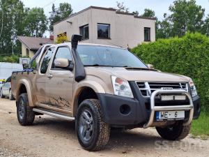 Brown Isuzu pick-up 2008 in Riga, with an engine capacity of 2.50 L and mileage of 284 thousand km for 6500 €, photo 3 on AUTOMOTO.COM.LV