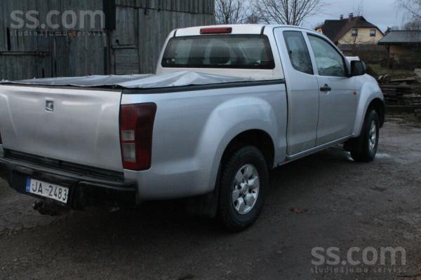 Pelēks Isuzu pick-up 2012 Rīga, ar dzinēja tilpumu 2.50 L un nobraukumu 275 tūkst. km par 8500 €, foto 4 vietnē AUTOMOTO.COM.LV