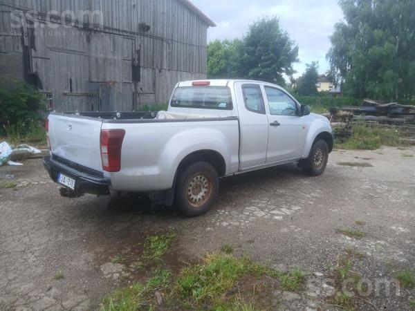 Pelēks Isuzu pick-up 2012 Rīga, ar dzinēja tilpumu 2.50 L un nobraukumu 275 tūkst. km par 7500 €, foto 2 vietnē AUTOMOTO.COM.LV